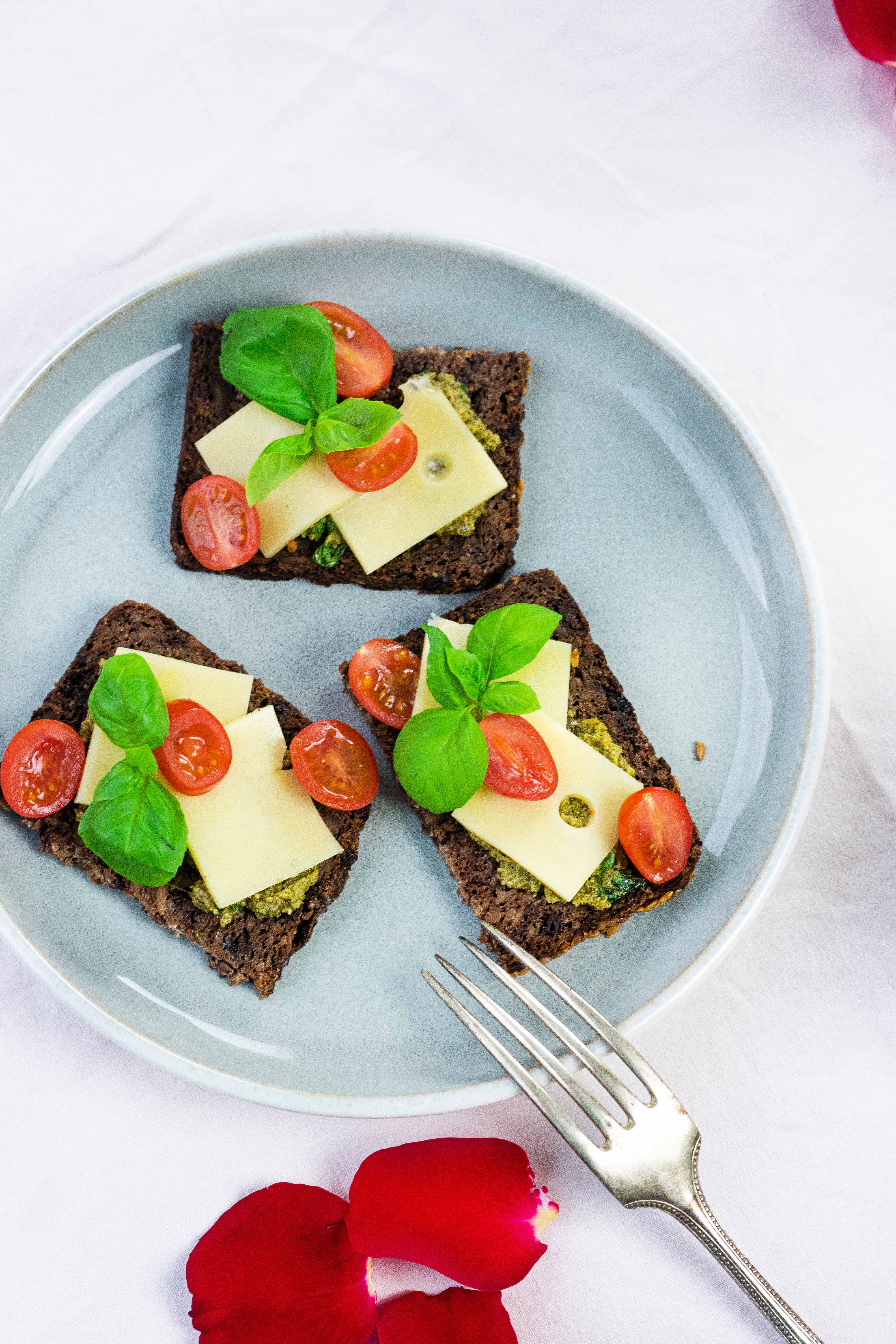 Mestemacher walnut protein bread with cheese and pesto – Mestemacher